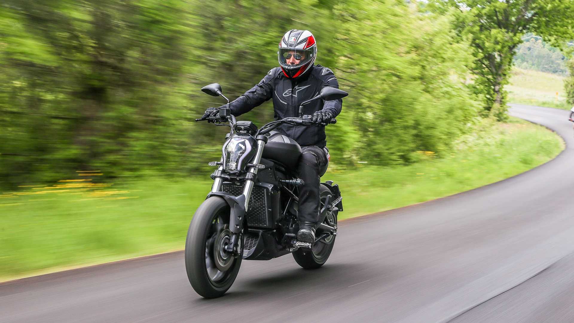 Moto - Test, Benelli 502 C – TEST | GPOne