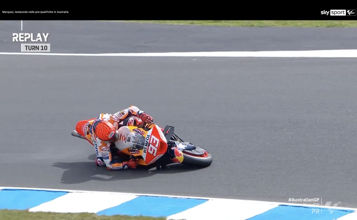 MotoGP, VIDEO - Marc Marquez fa un testacoda a Phillip Island! | GPOne