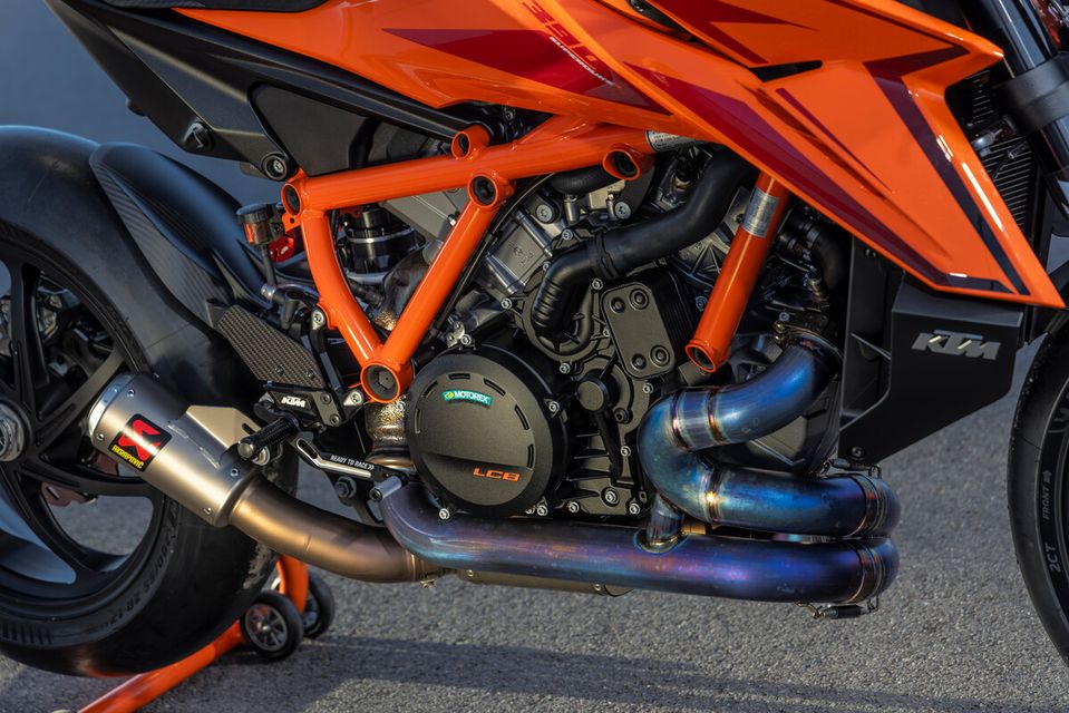 Moto - News, KTM: un carico di PowerParts per la gamma stradale naked ...