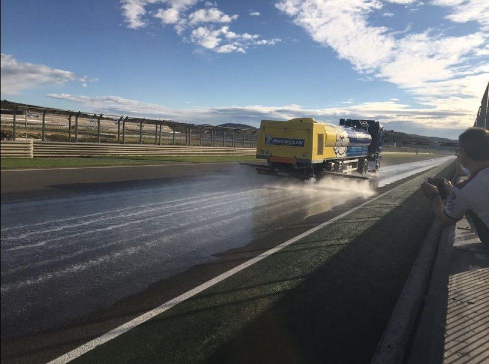 MotoGP, Rabat prova le Michelin rain con la 'pioggia artificiale ...