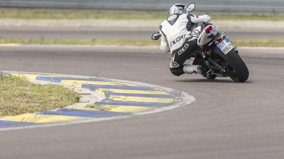 Moto - News, Triumph Daytona 1050 R in tiratura limitata | GPone.com