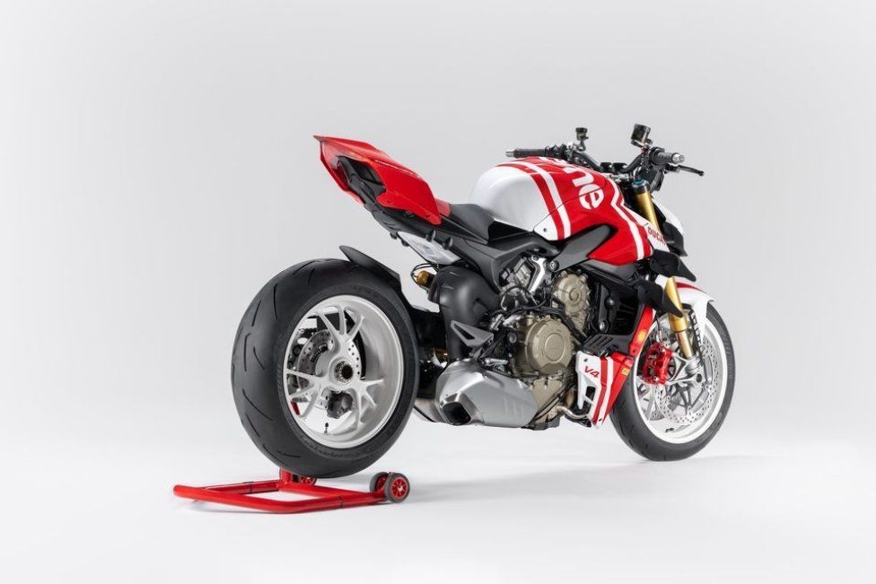 Moto - News, Ducati: con Supreme, uno Streetfighter V4 da collezione ...