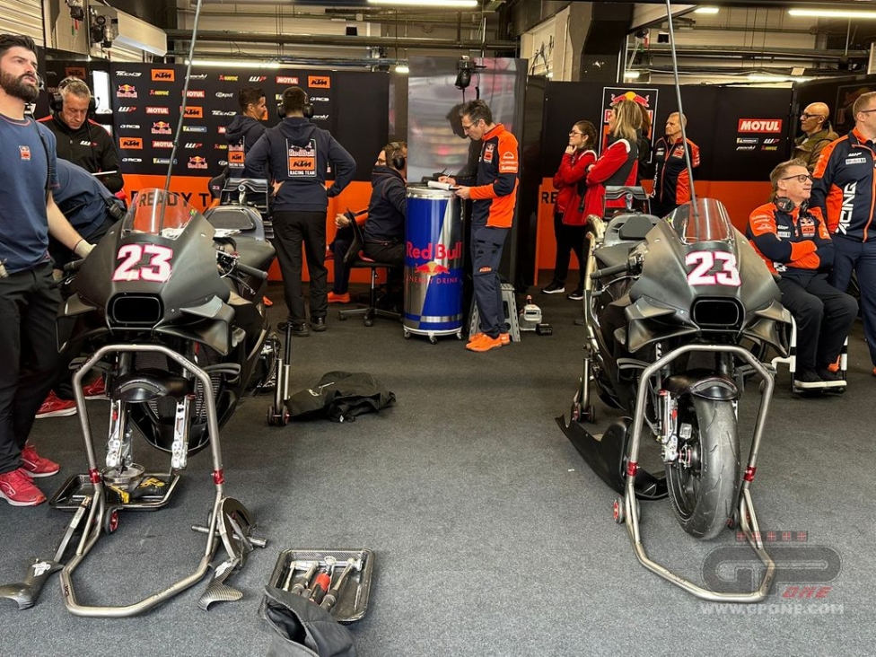 MotoGP, Why factories now deal with customer teams | GPOne