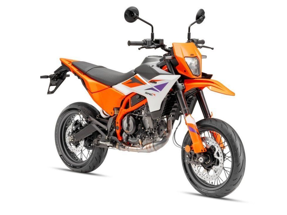 Moto - News, KTM 125 e 390 SMC R 2025: massimo divertimento per i ...